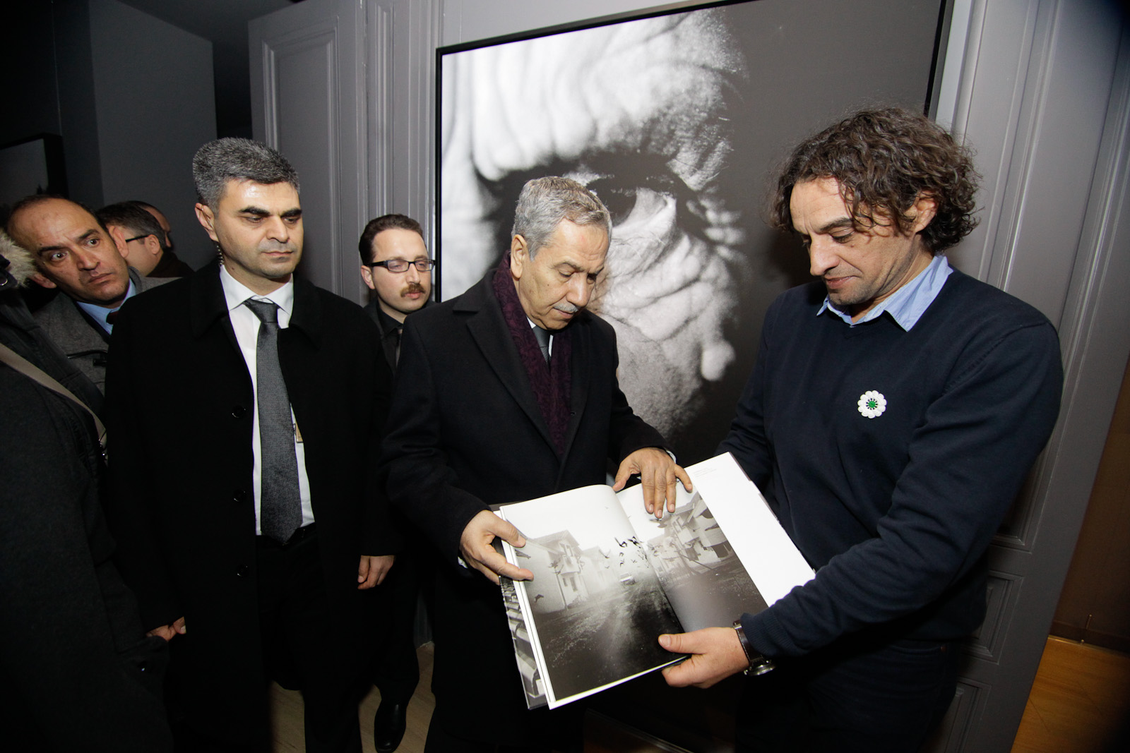 Turkish Deputy Prime Minister Bulent Arinc visited Gallery 11/07/95 ...