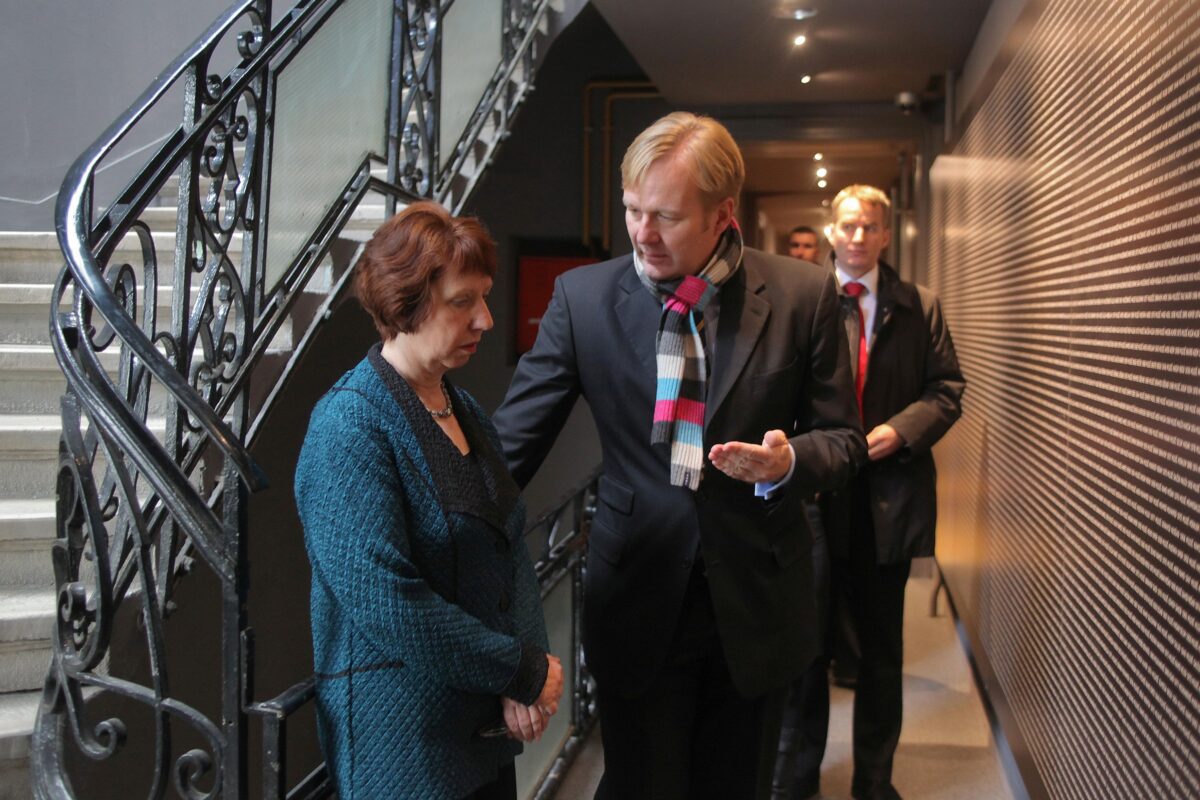 Baroness Catherine Ashton Visits the Memorial Gallery 11/0795 ...
